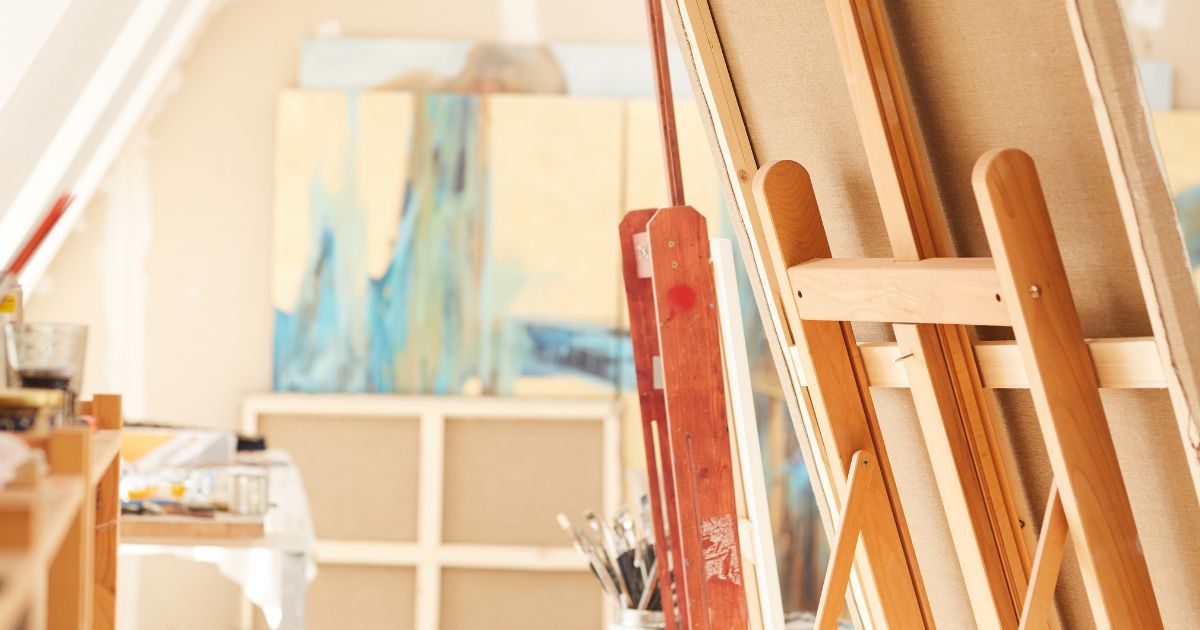How To Set Up A Home Art Studio In 17 Smart Steps